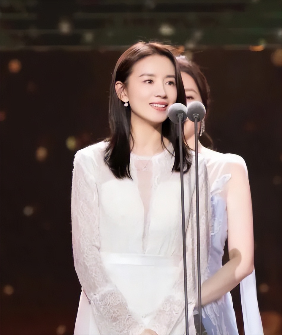 Dong Jie's character set overturned again, where will she go at the age ...