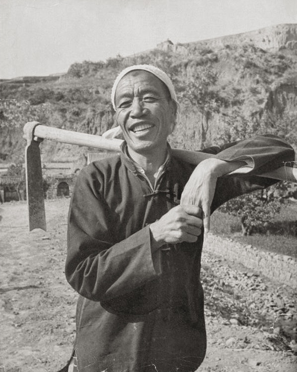 In the 1960s, Guo Fenglian, a well-known "Iron Girl", is still full of ...