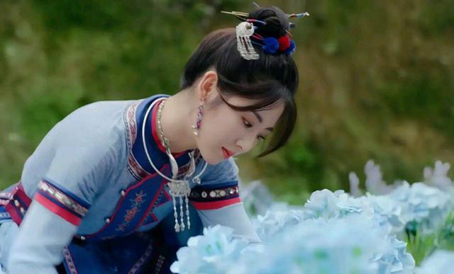 Cheng Lingsu, the first female protagonist of "New Flying Fox Story", is on the stage, but Xing ...