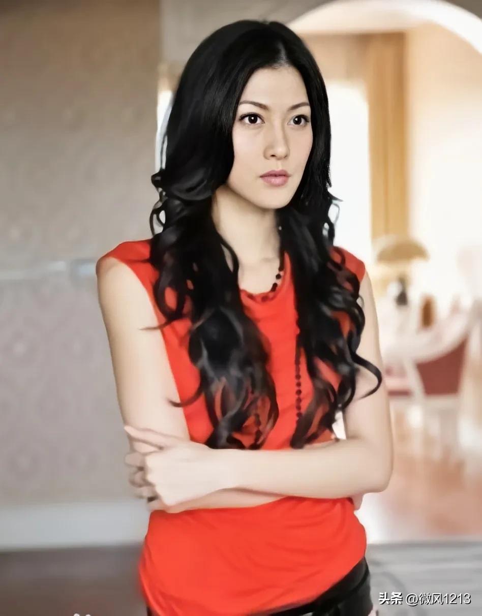 These actresses are born with a villain face. They are obviously good ...