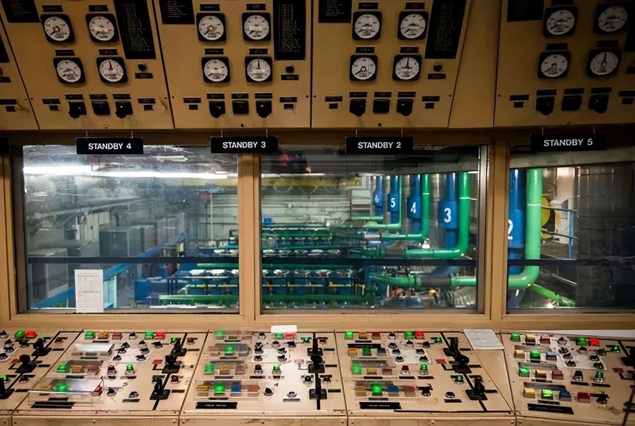 Cheyenne Mountain's "Doomsday Bunker": The President's Last Refuge ...