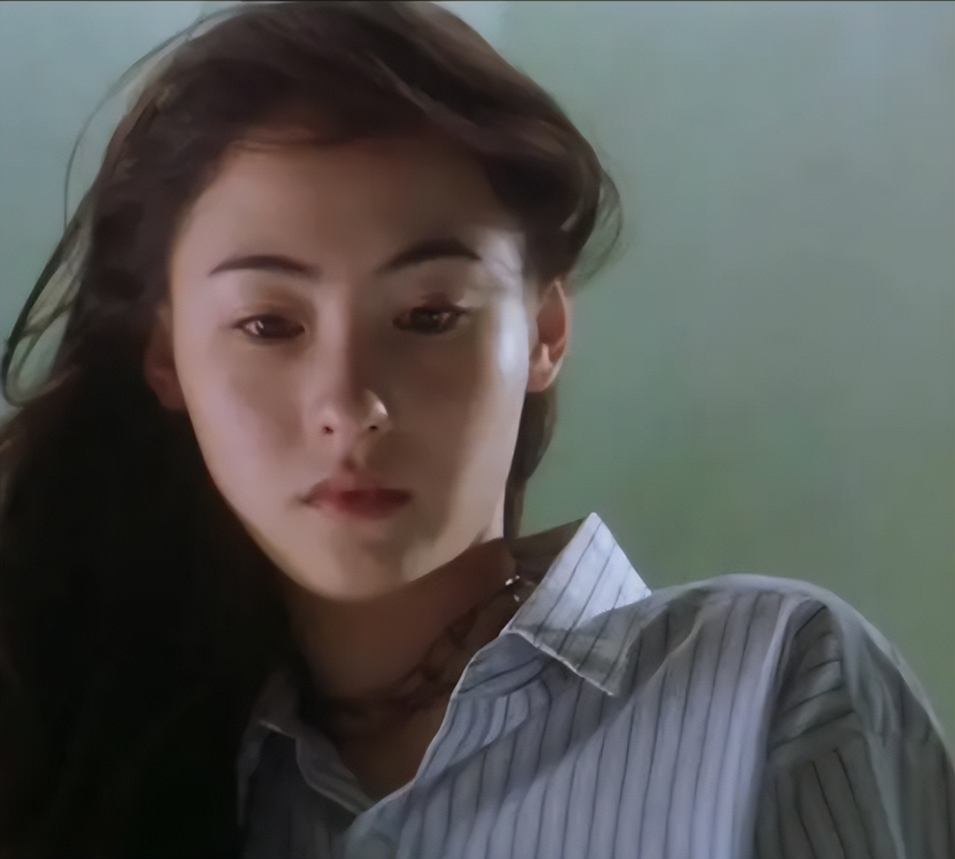 Cecilia Cheung appears on the cover of a magazine again after many years. She has suffered so ...