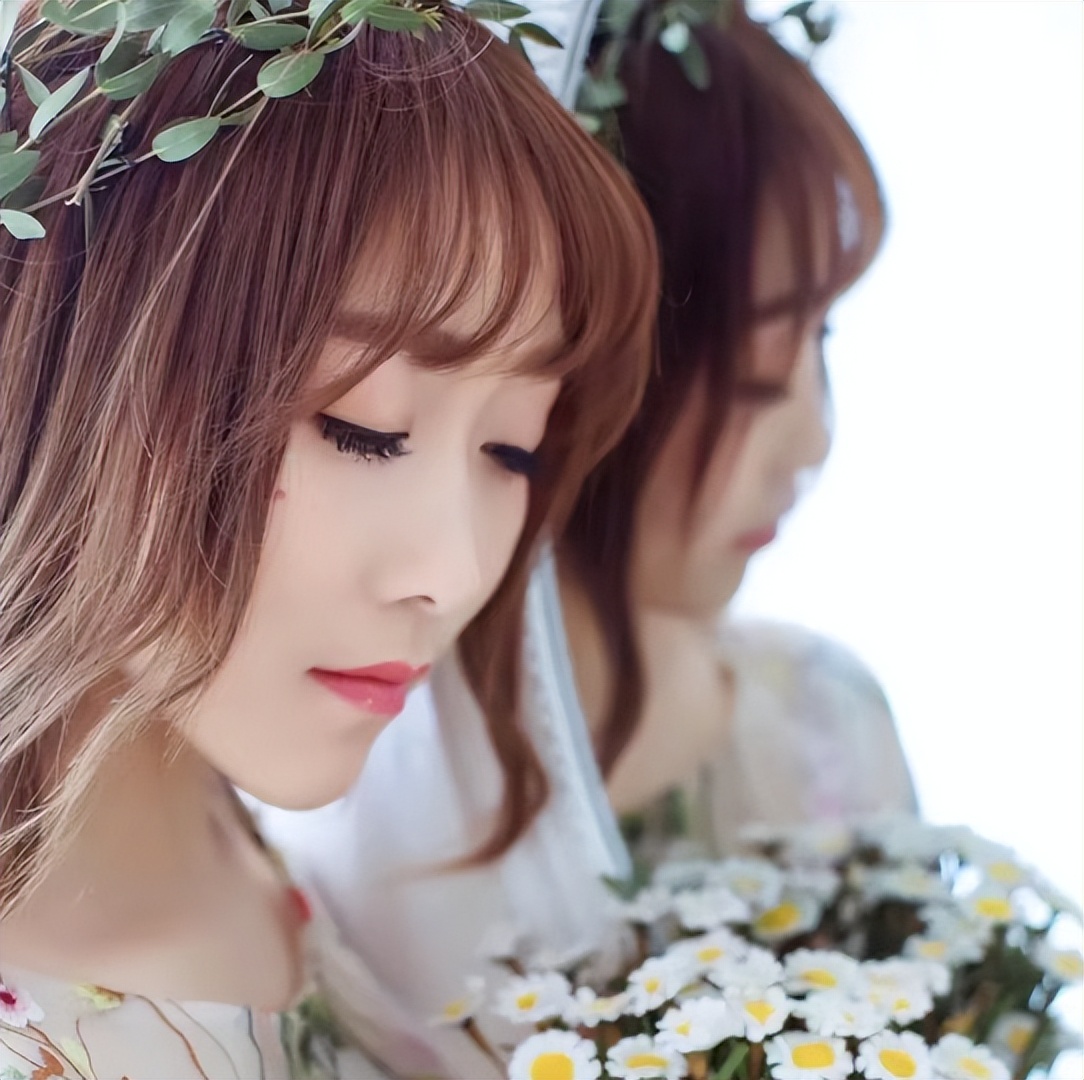 Momo's popular anchor Si Yan shares the behind-the-scenes footage of ...