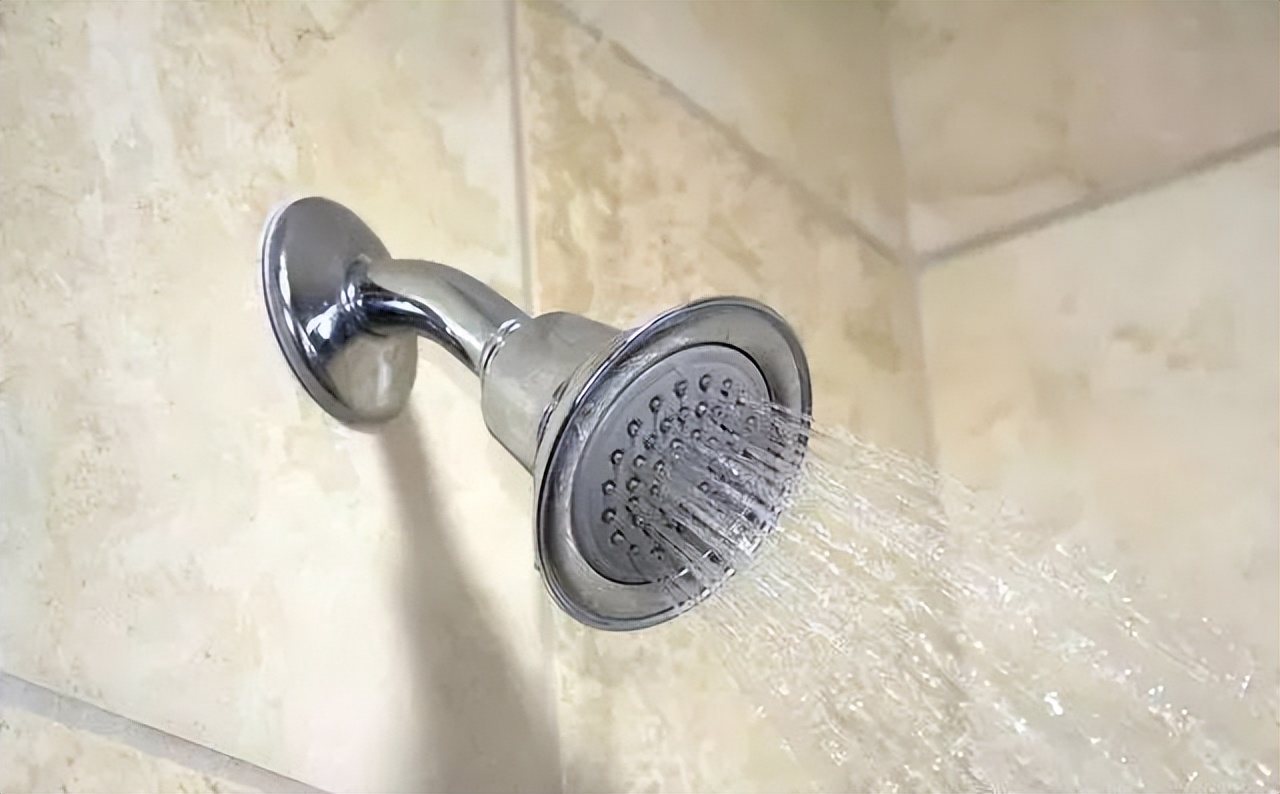 Does the shower head get clogged easily after being used for a long time? Teach you a little ...