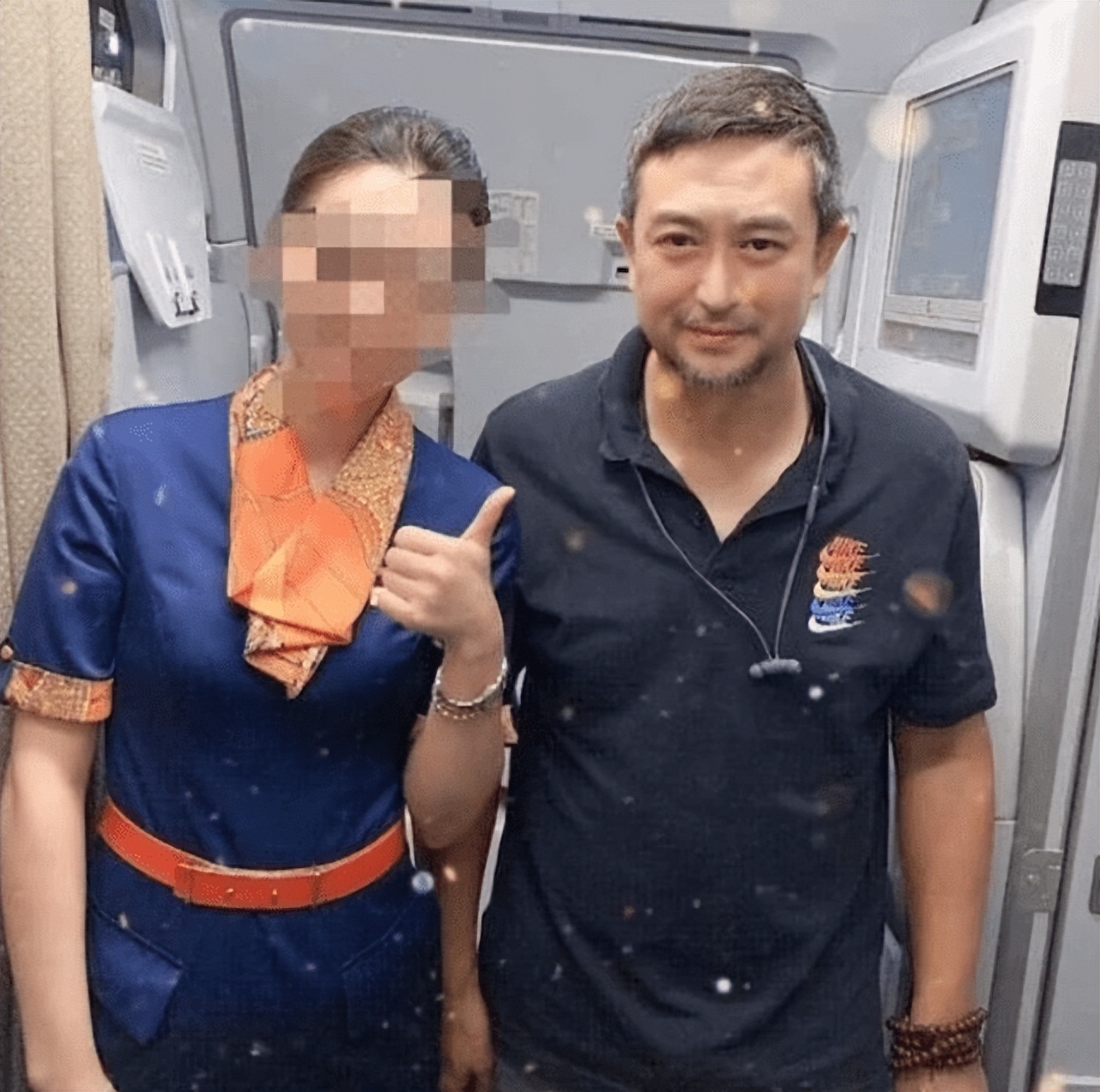 I ran into Zhang Jiayi in Hong Kong! The 52-year-old's face became fat ...