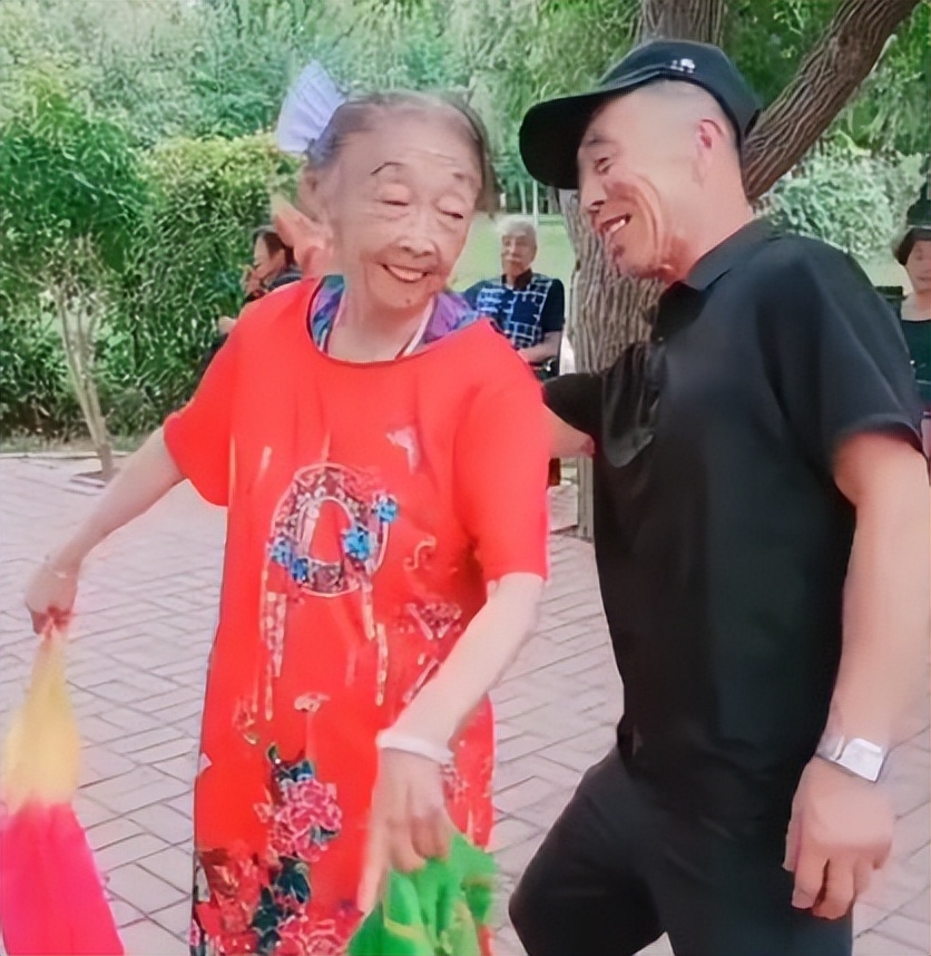 85-year-old Ma Yuqin was disliked?Li Yucheng's head was mocked like a ...