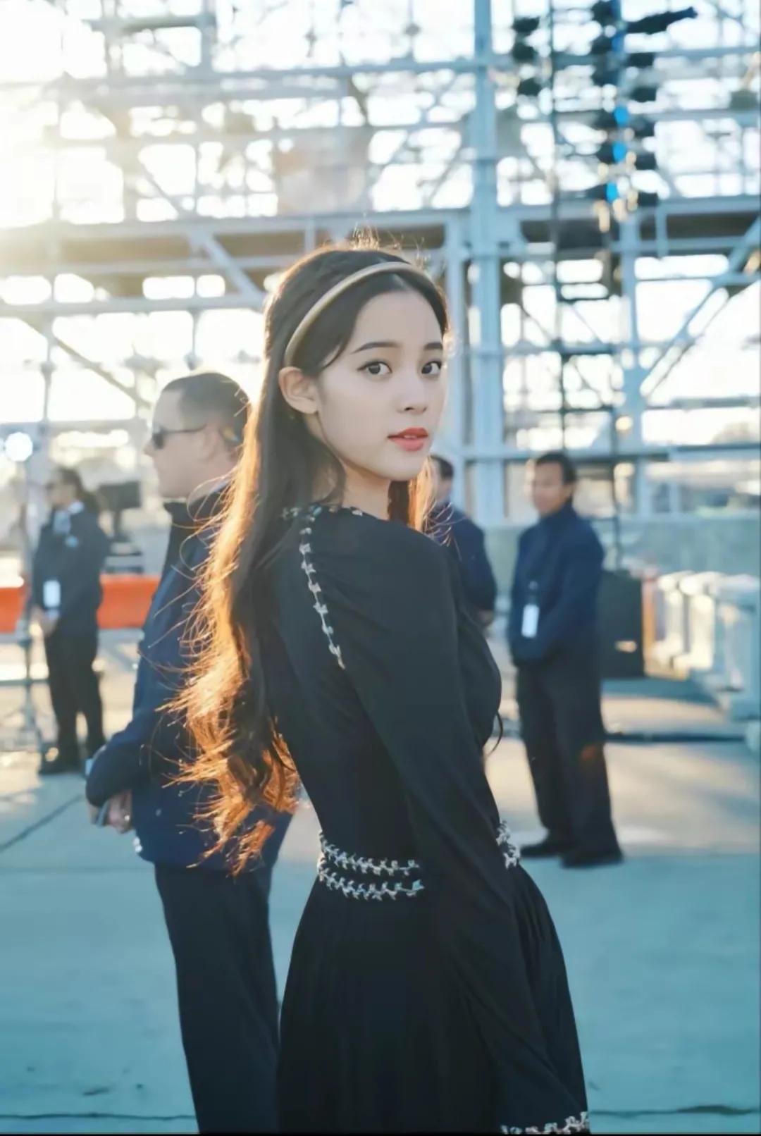 Ouyang Nana's controversial appearance, what do you think? - iNEWS