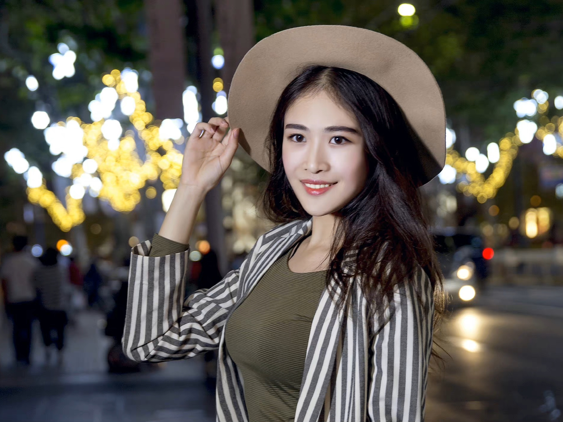 Portrait Photography Posing Bust (46) - iNEWS