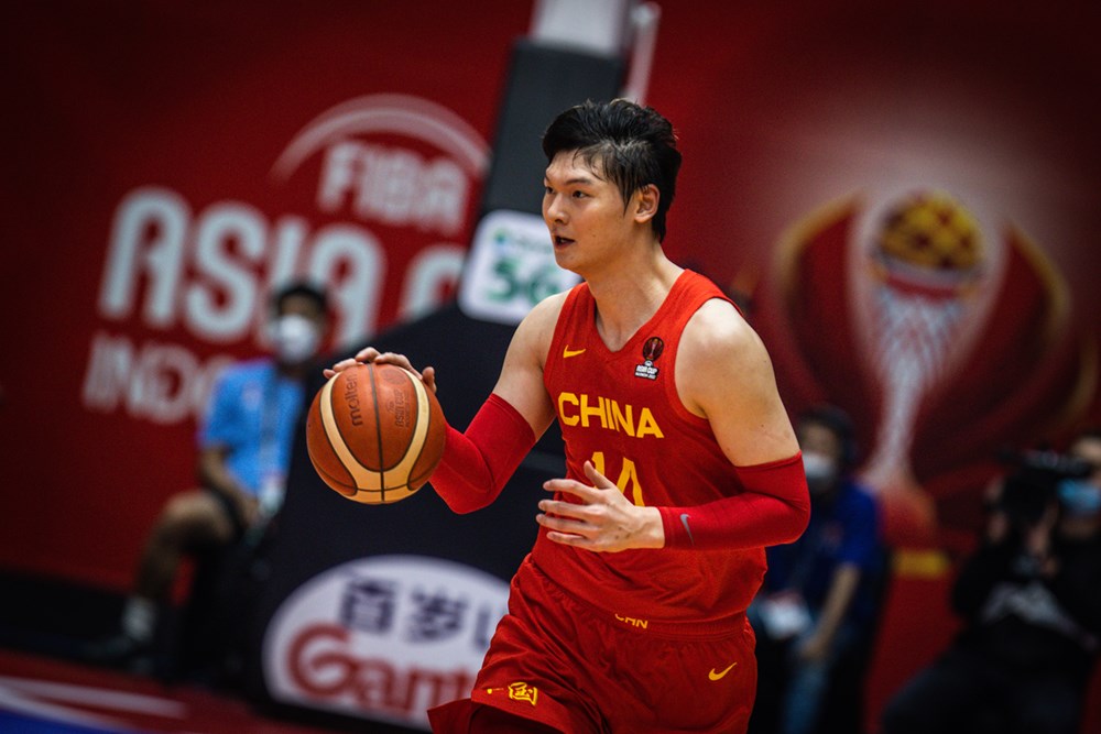 What about 4 offenses early?Wang Zhelin hits 17+7 in 24 minutes and ...