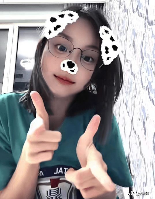 Li Xiaolu's daughter Tianxin posted the latest news, showing her ...