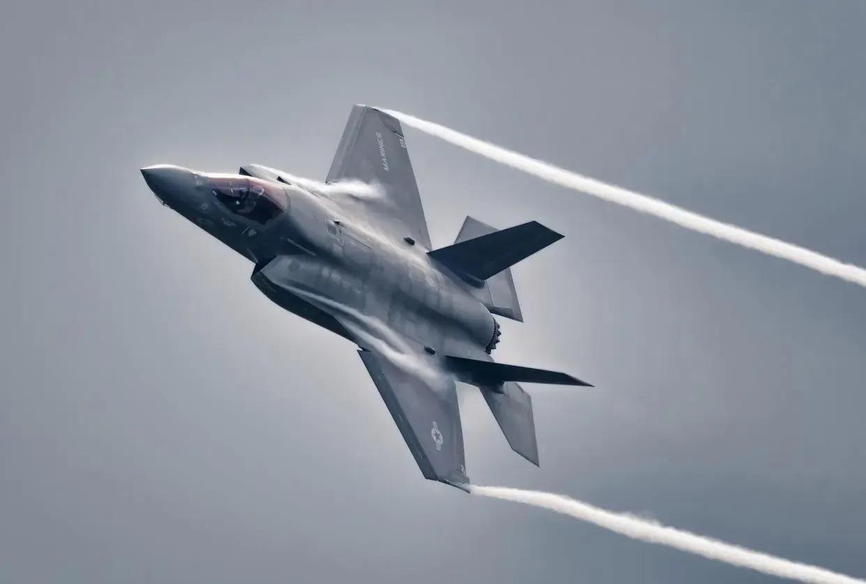 Unstoppable Thunderbolt 17 Missile: Absolute Threat! The U.S. military is in trouble, and there ...