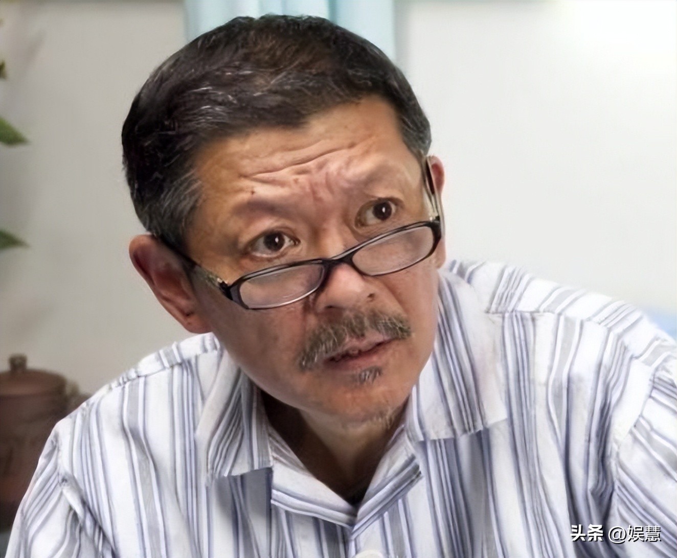 Performing artist Luo Jingmin set up a spirit in his home, enshrining ...