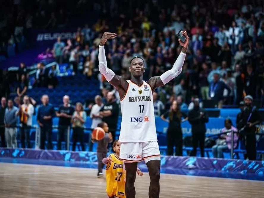 Typical European basketball, extreme static talent - iNEWS