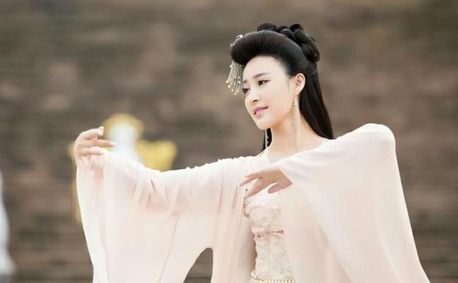 Married as a woman seven times and perished a country and two ministers ...