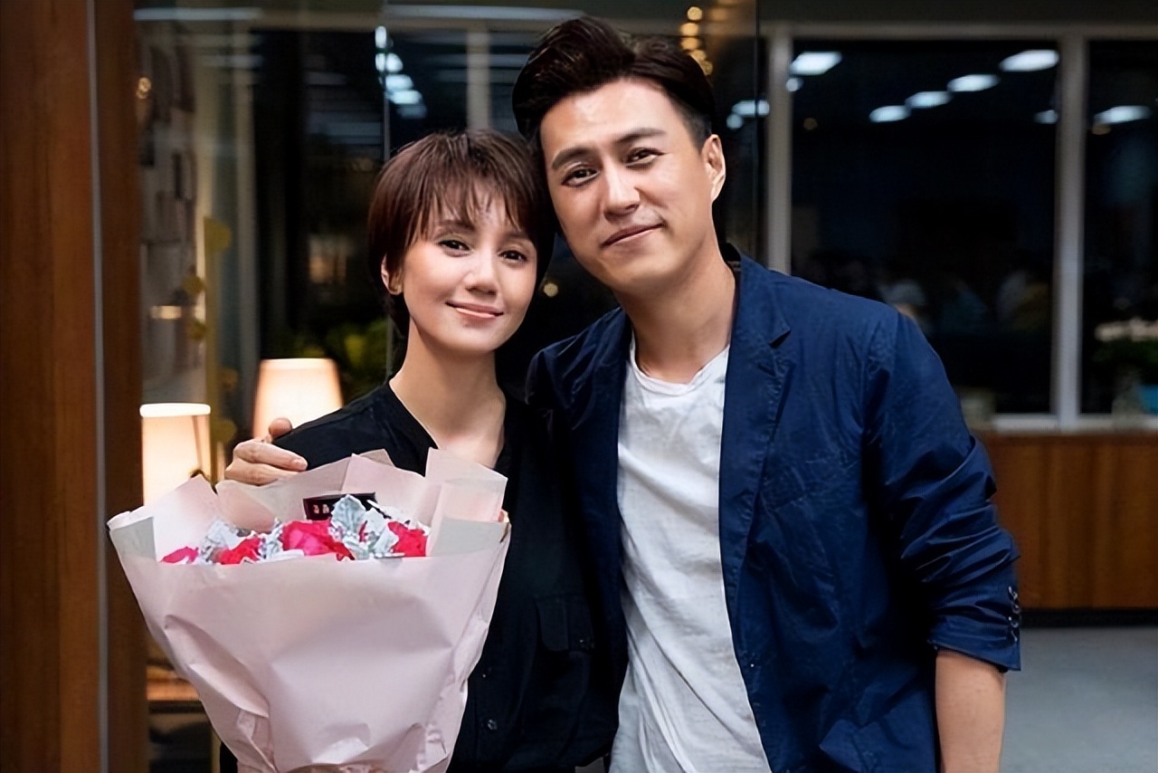 How charming can 45-year-old Jin Dong be? The actress turned into a ...