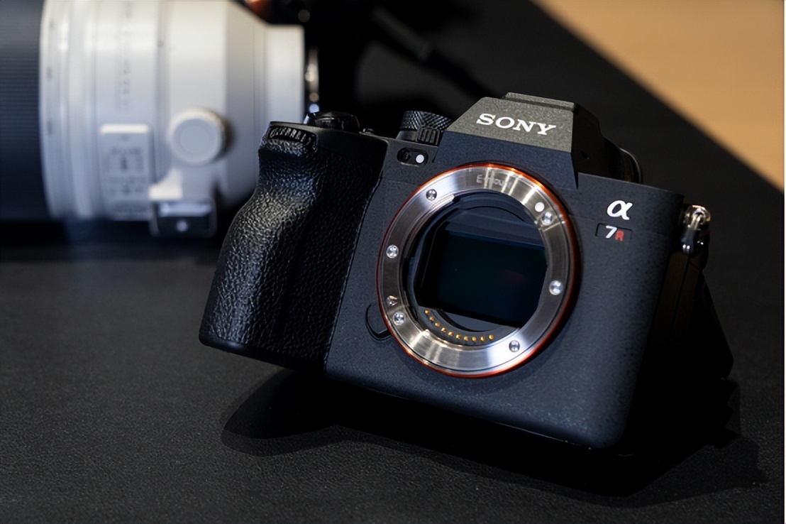 A7R5 makes up for the shortcomings of the previous generation, but Sony ...