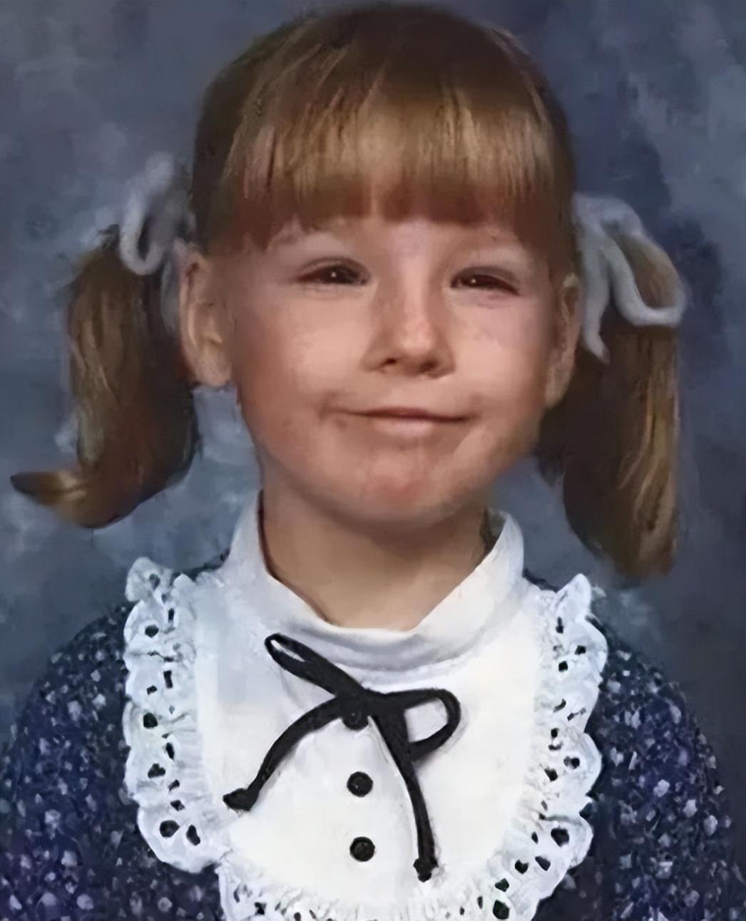 The world's first stripper Dita: Makes men crazy, makes women obsessed ...