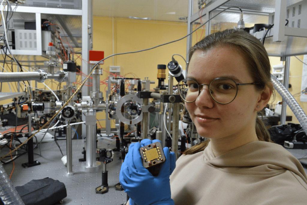 Russia's first atomic chip comes out - iNEWS