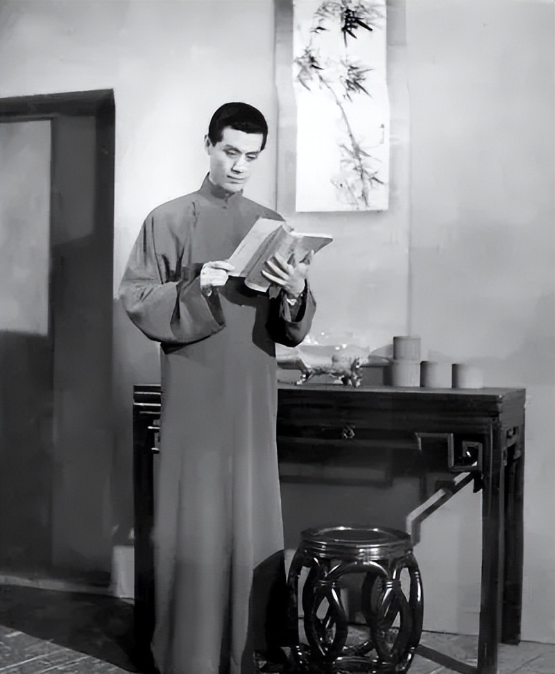 The famous old artist Lan Lanye passed away due to illness. He chose a ...