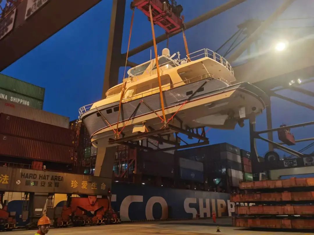 COSCO SHIPPING Lines provides all-weather services to ensure the smooth shipment of customers ...