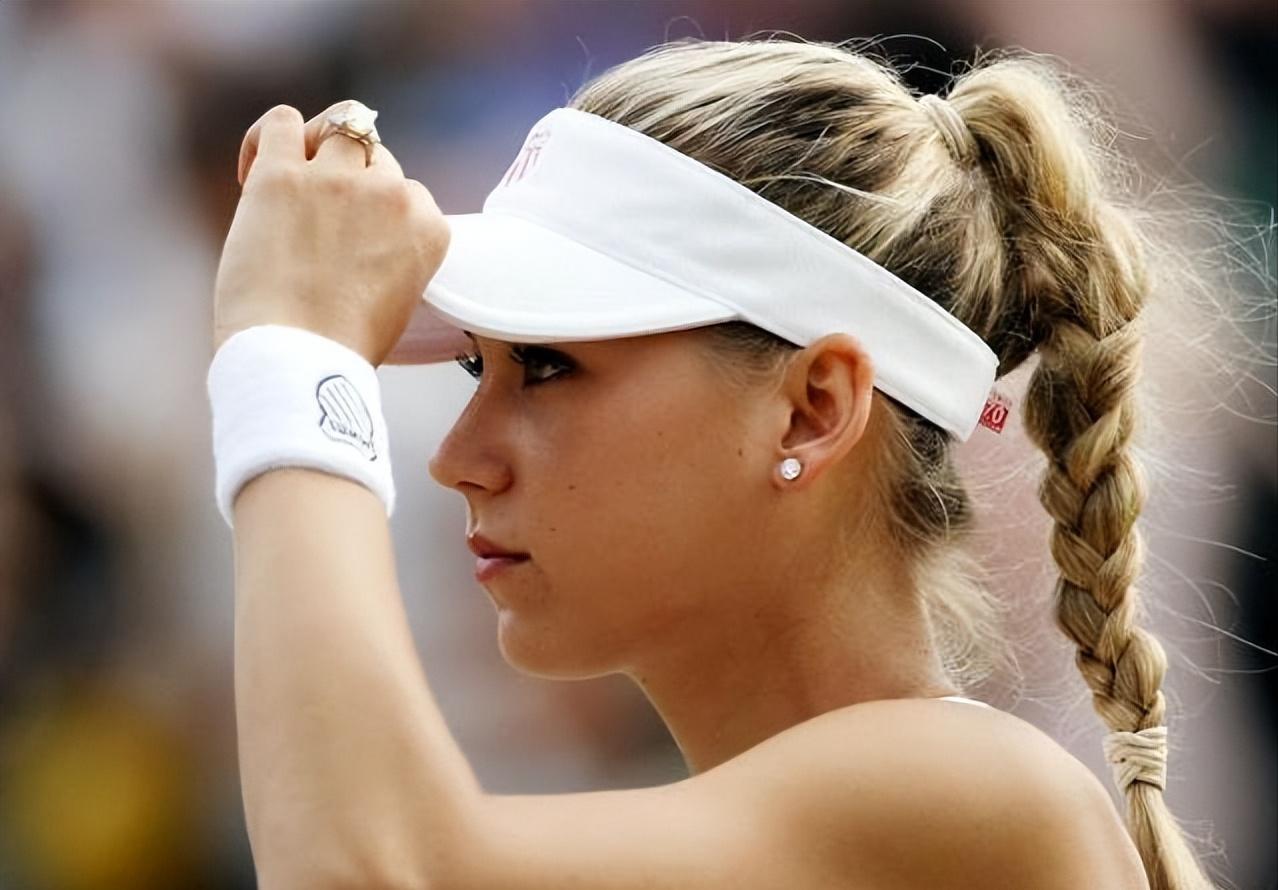 Tennis goddess marriage red light?Husband interacts with fans face to ...