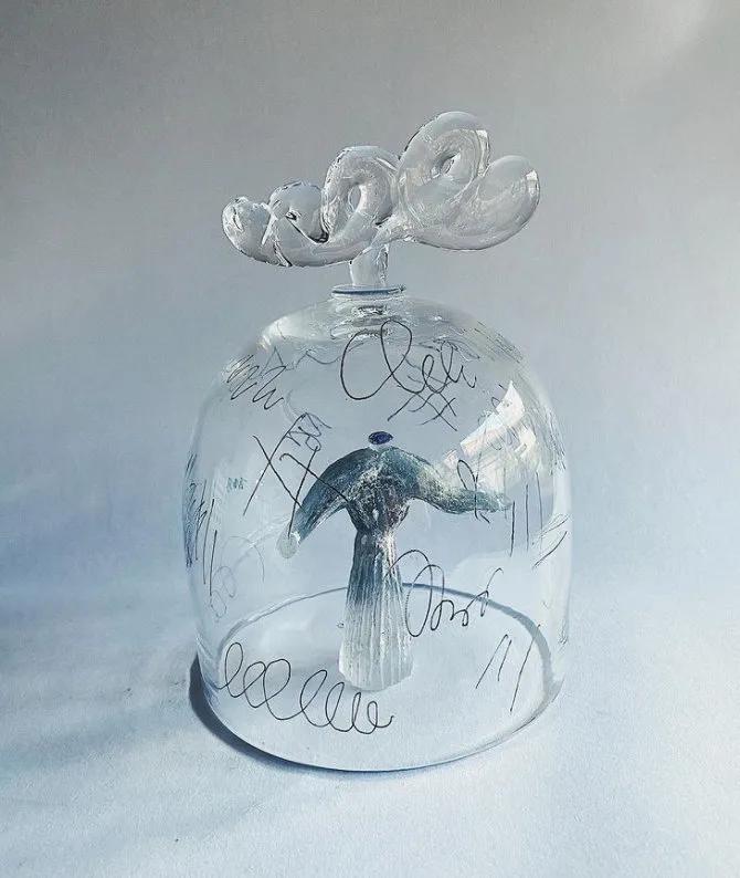 Appreciation of the fairy tale works of glass artist tomoe adachi ...