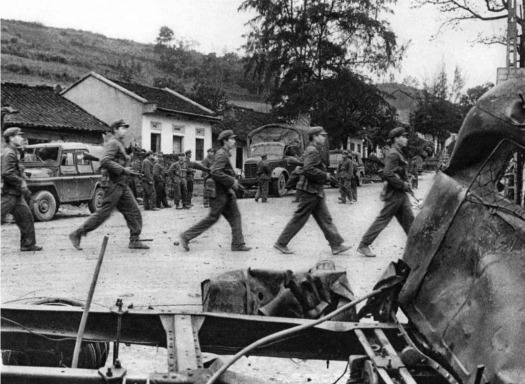 In the counterattack against Vietnam, how many casualties did the army ...