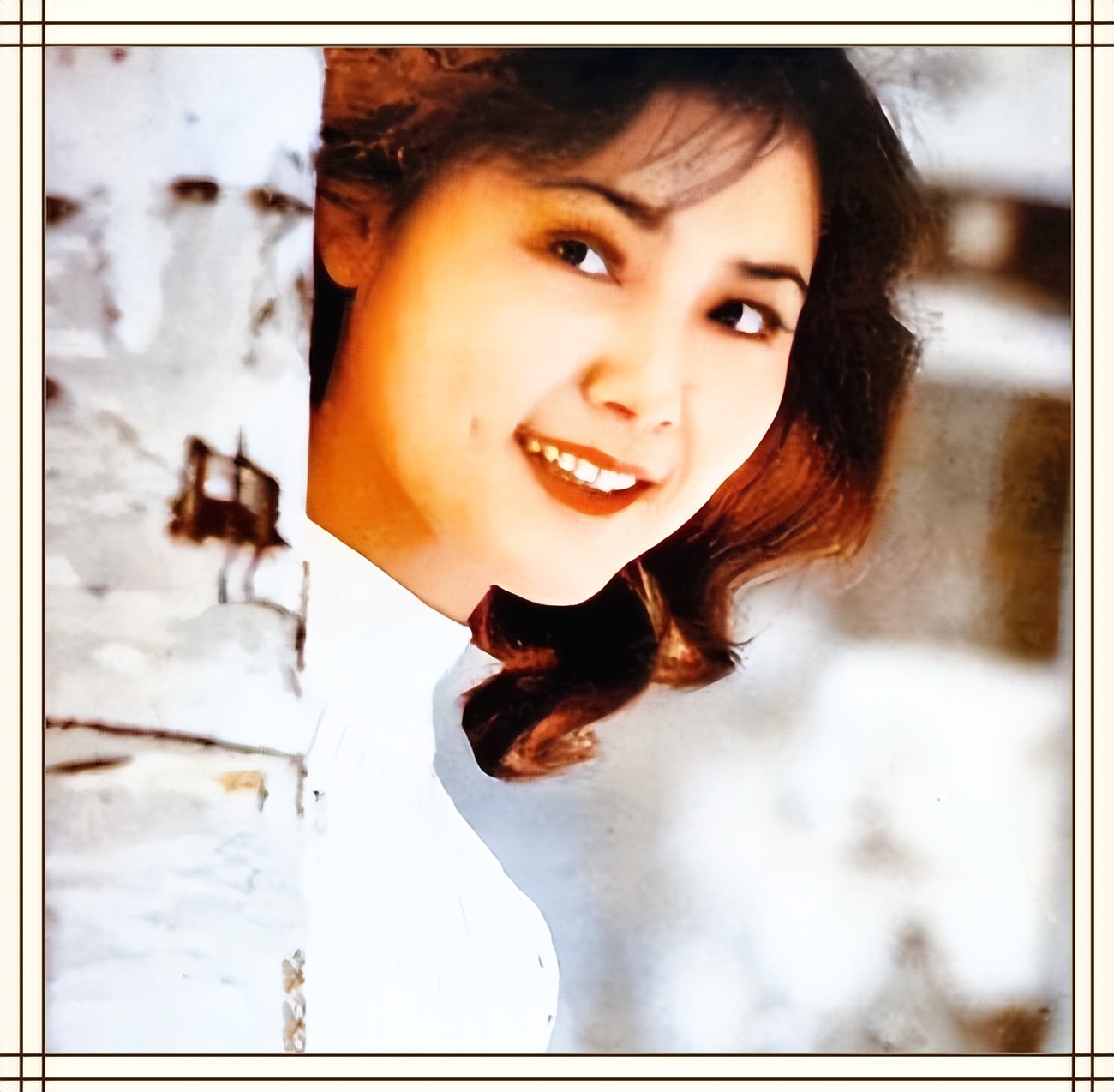 67-year-old Jiang Lili is still elegant. She became famous overnight for "Red Peony" and retired ...