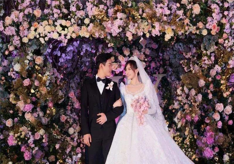 The second anniversary of Tang Yan Luo Jin's romantic date, happy and ...