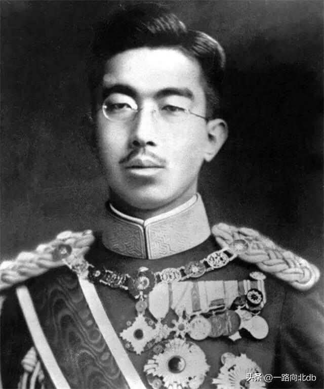 When the Emperor of Japan visited MacArthur in 1945, Hirohito looked ...