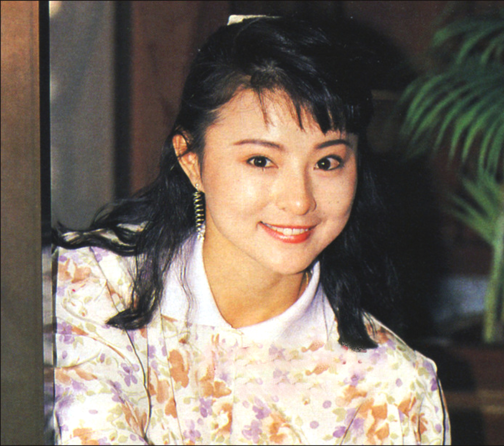 The surface is beautiful and clean, but the love history is chaotic! Do ...