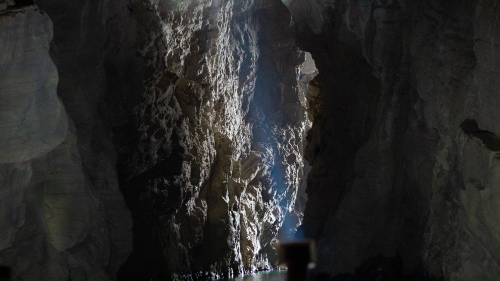 A trip to the Qianjiang Caves in Chongqing - iNEWS