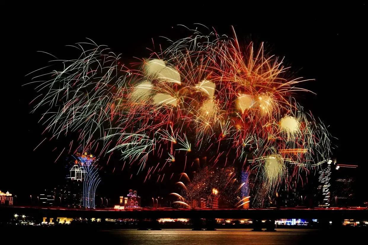 Can setting off fireworks and firecrackers really get rid of the plague ...