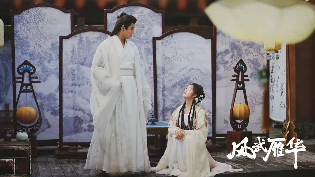 During the hot filming of "Fengwu Yanhua", Dai Gaozheng and Wang Xudong chatted about ...