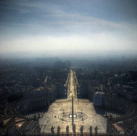 Use the perspective law well, you will not worry about shooting big ...