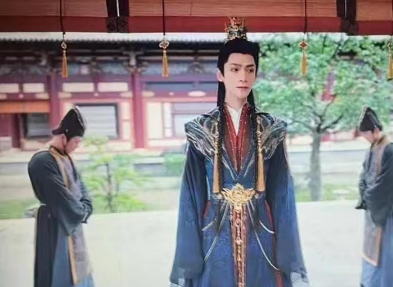 Till The End Of The Moon exploded when it first aired! Luo Yunxi is so ...