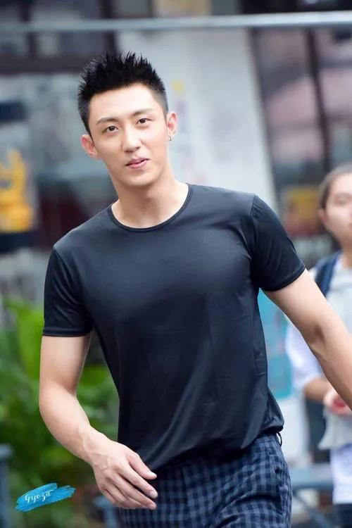 Huang Jingyu - iMedia