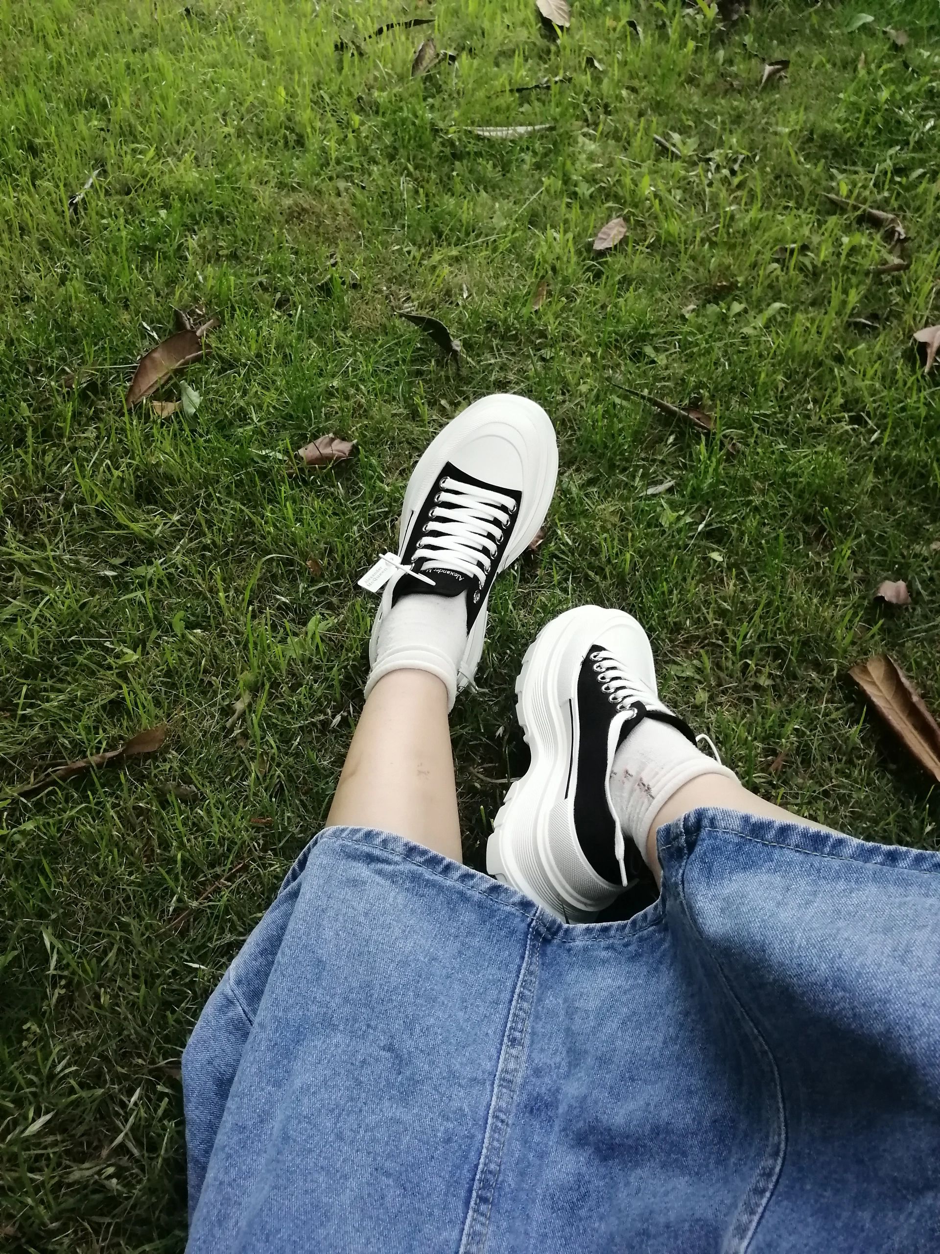 I declare that this is the canvas shoe ceiling in my mind, and it has ...