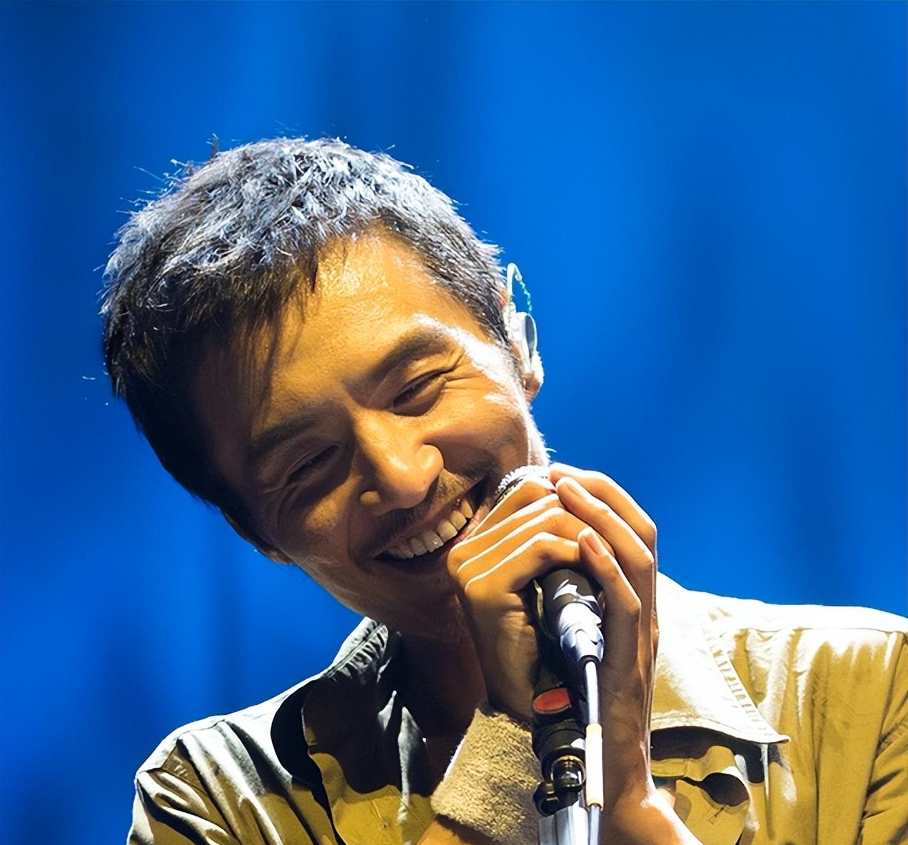 There is no masterpiece, it only became popular through adaptation. No ...