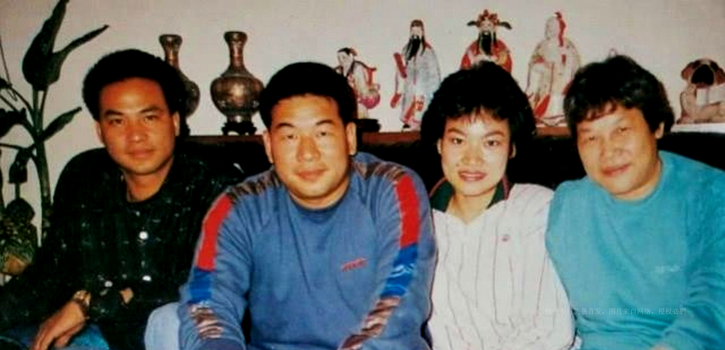 Why can't you offend Simon Yam? There are more than 30 luxury houses ...