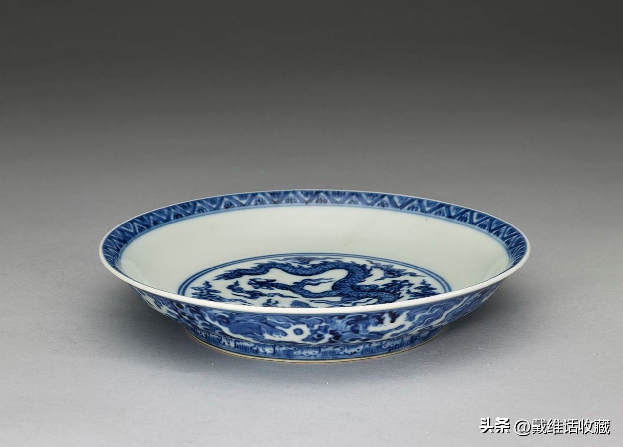 Ming Dynasty Chenghua blue and white plate with waves and white dragon ...