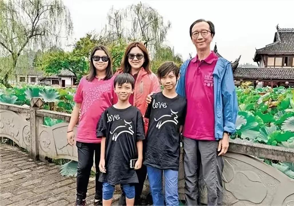 It was revealed that Fu Mingxia was full of wolves, and asked 4 tutors ...