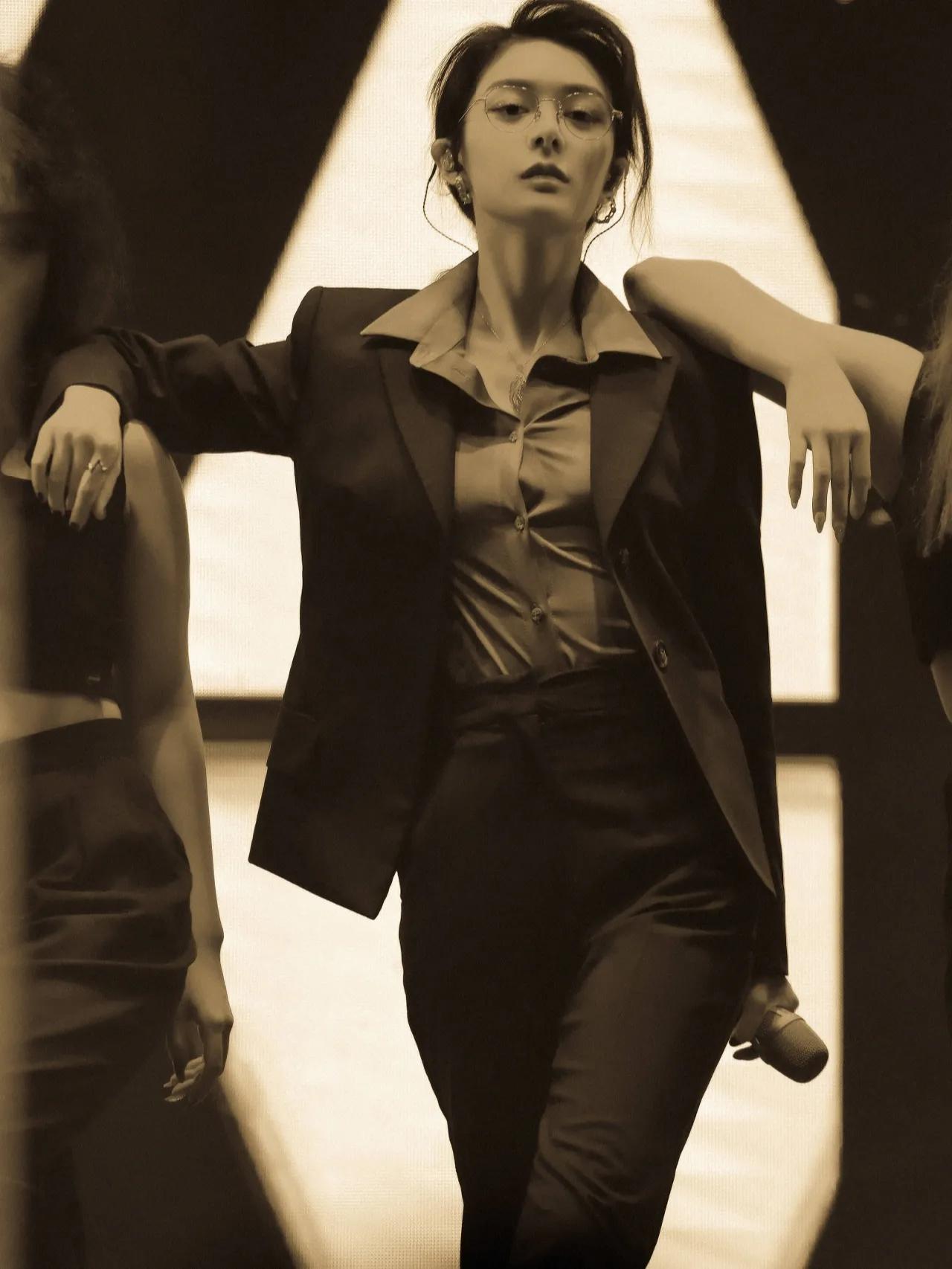 Fu Jing kills both men and women, beautiful and sassy - iMedia