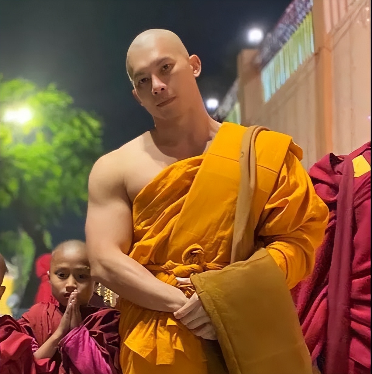 "Muscle monk" became popular, netizens: people want to break the ring ...