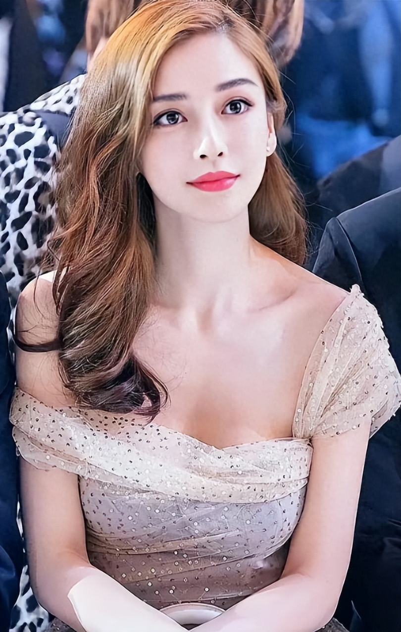 The shots of passers-by are so real, Yuan Quan becomes an amateur, Shen Mengchen becomes a black ...