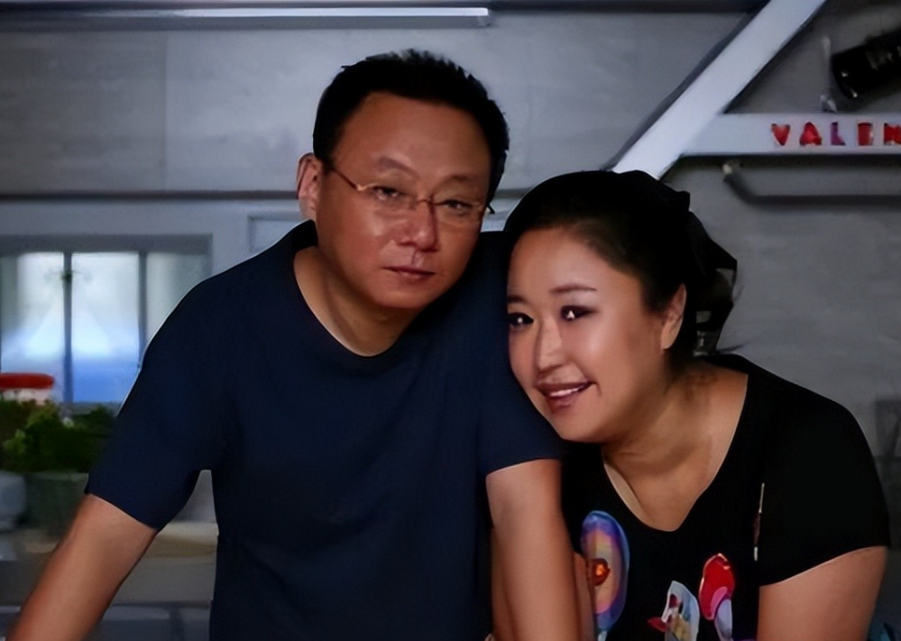 Actor Shao Feng; in order to save his sick wife from bankruptcy, she ...