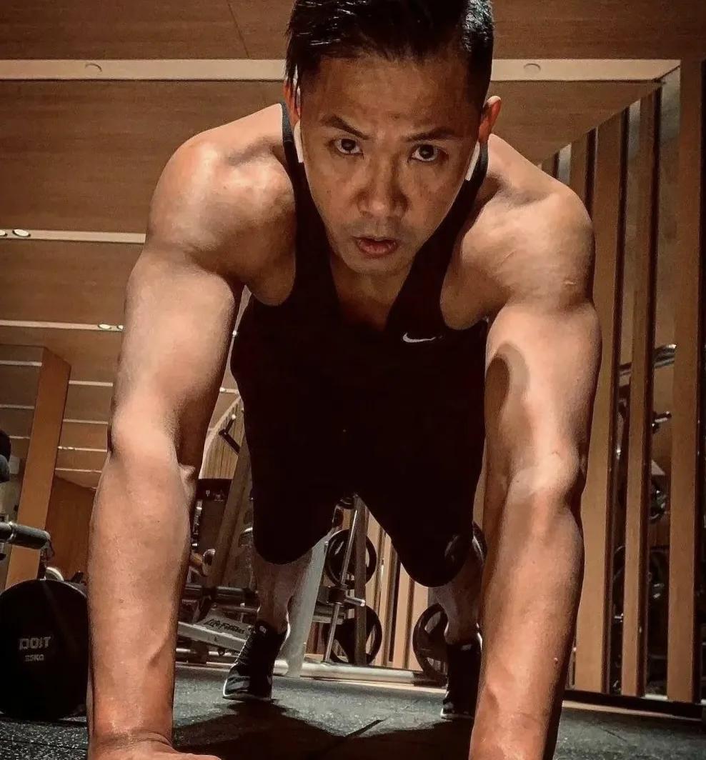 Black Chen Jianzhou not only likes to play in private, but also is very ...