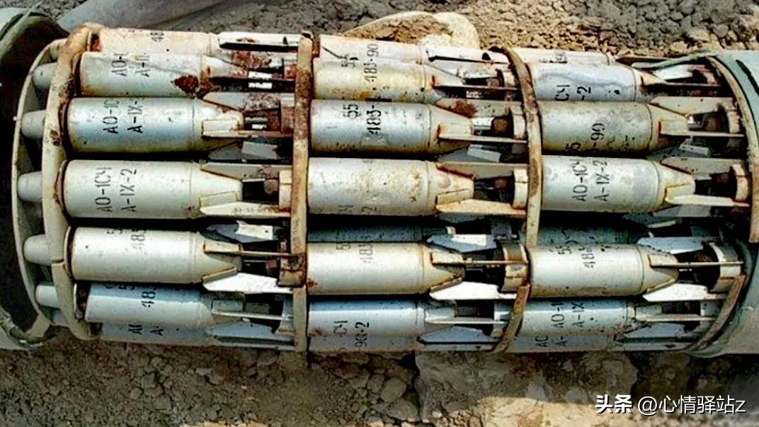 Brief introduction of American "cluster" bombs, bombardment of "Gulf ...