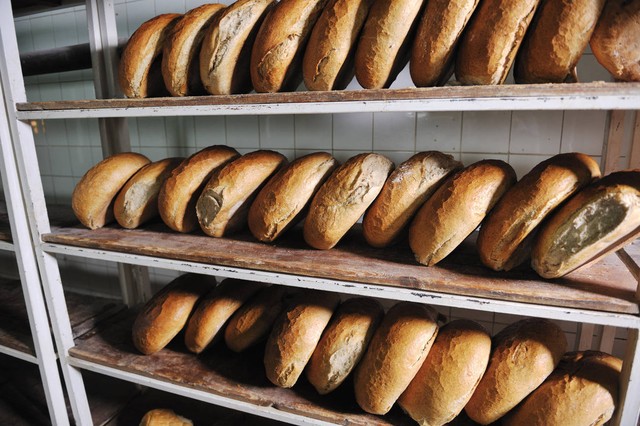 Small Town Bread Baking Rivers and Lakes: Those Bakery - iMedia