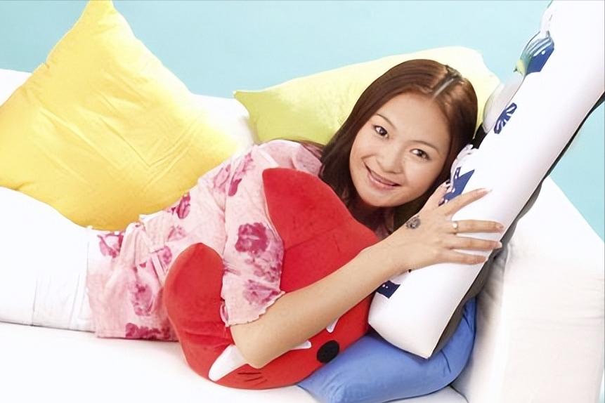 Beauty pageant champion Hu Jing: After marrying "Sandezi" Zhao Liang ...